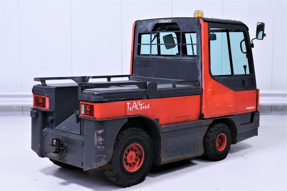 Електричний тягач Linde P250 купити в Україні | КТС